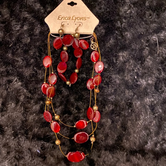 Erica Lyons | Jewelry | Erica Lyons Red Stone Gold Bead Necklace ...